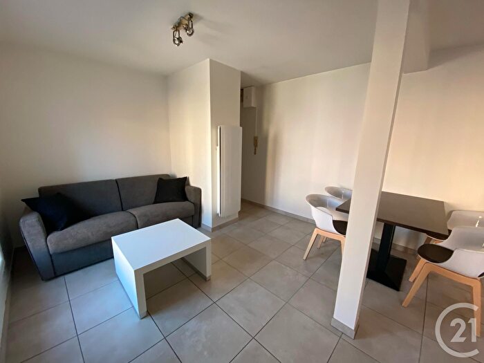 Appartement à louer - Belfort, Centre-ville, Fb de Montbéliard - 1 pièce