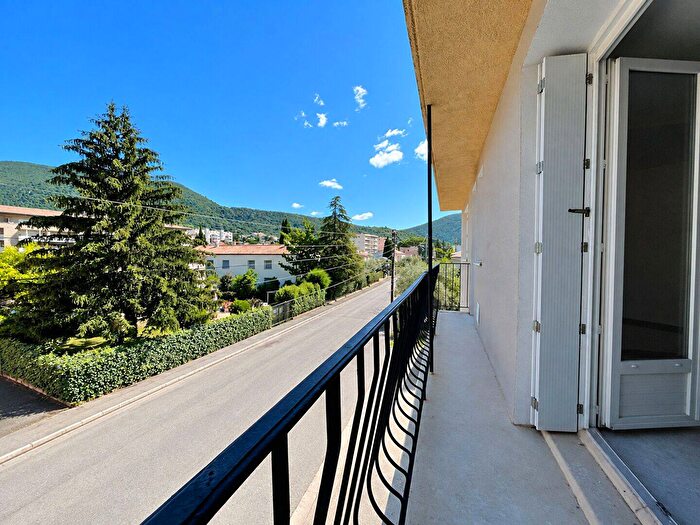Centre, Nyons : Appartement 4 pièces à louer