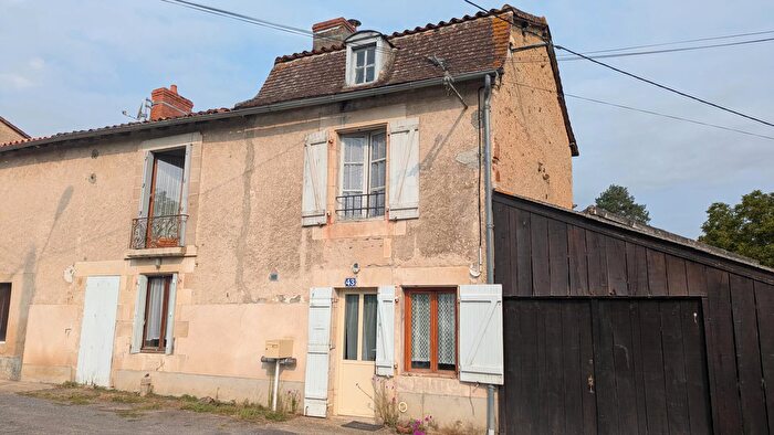 Maison à vendre - Montmorillon - 7 pièces - 3 chambres