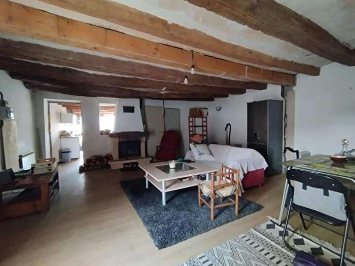 Maison à vendre - Buxeuil - 7 pièces - 4 chambres