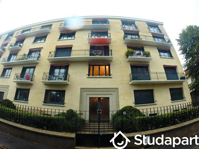 Ville Sud, Fontainebleau : Appartement 3 pièces à louer