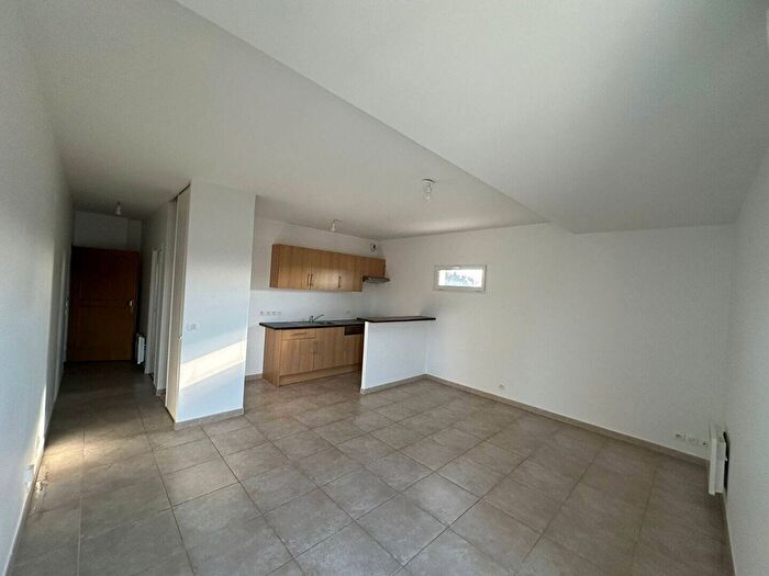 Appartement à louer - Eglise, Neuilly-Plaisance - 1 pièce