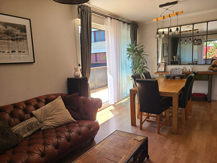 Fontenay-le-Fleury, Hôtel de ville - Appartement 3 pièces à vendre