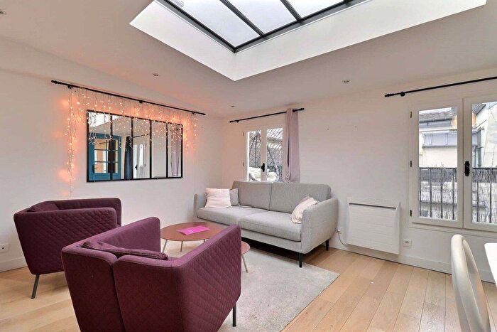 Appartement à louer - Archives, Paris ème arrondissement - 2 pièces - 2 chambres