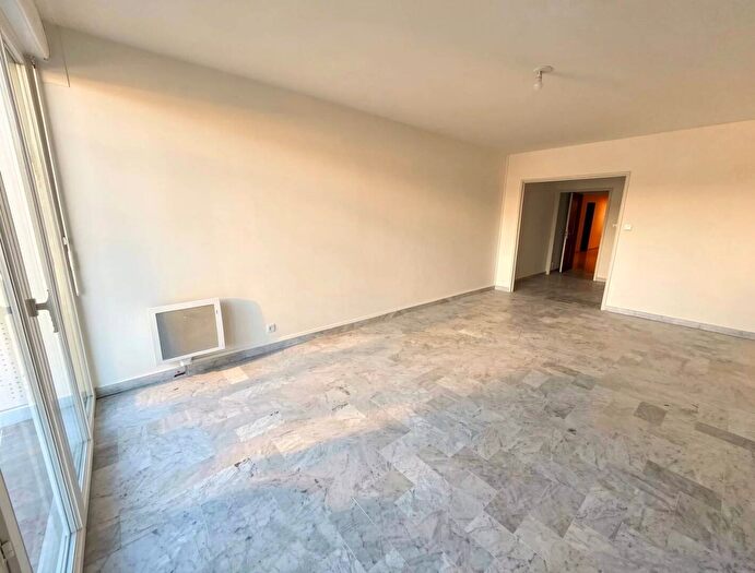 Appartement à louer - Marseille ème arrondissement - 3 pièces - 2 chambres