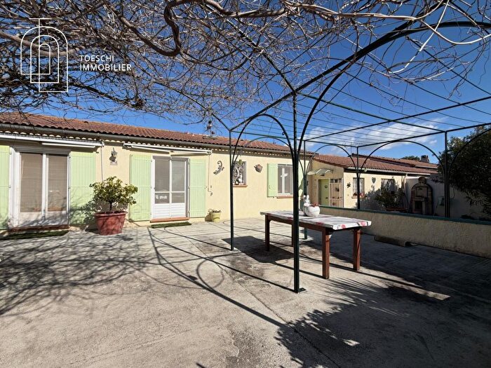 Maison à vendre - Arles, Centre-ville - 7 pièces - 5 chambres