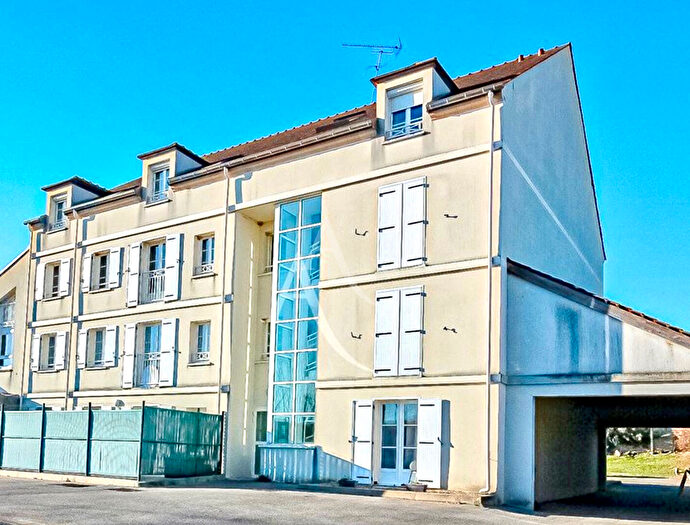Appartement à vendre - Nanteuil-le-Haudouin - 3 pièces - 2 chambres