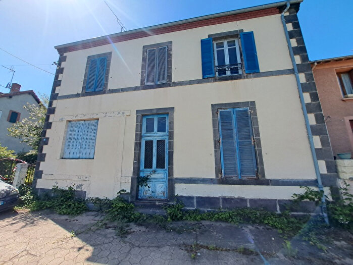 Maison 6 pièces à Saint-Éloy-les-Mines, à vendre