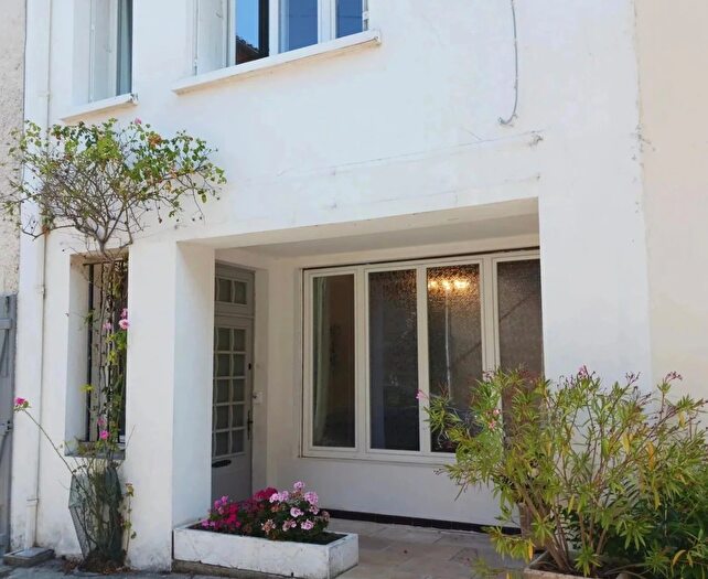 Maison à vendre - Castillonnès - 5 pièces - 3 chambres