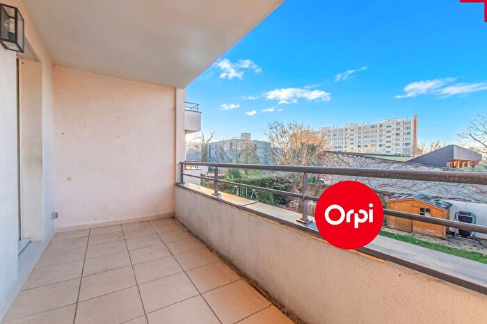 Appartement à vendre - Saint-Priest, Centre-ville - 3 pièces - 2 chambres