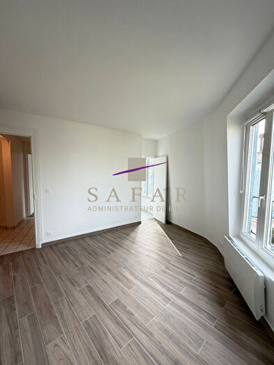 Paris 18ème, Porte de Clignancourt, Porte Montmartre, Moskowa : Appartement 2 pièces à louer