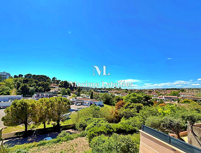 Maison à vendre - Marseille e , Les Olives - 5 pièces - 3 chambres