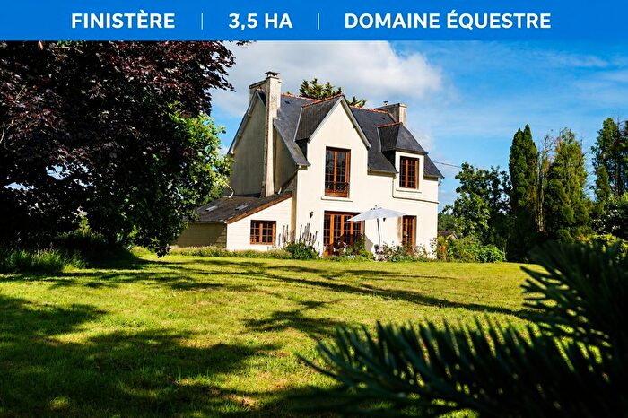 Plonévez-du-Faou : Maison 14 pièces à vendre