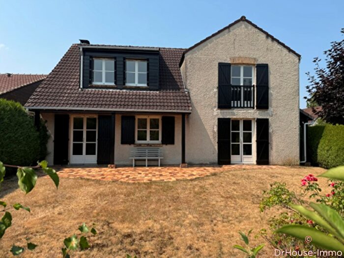 Maison 6 pièces à vendre à Cernay-la-Ville