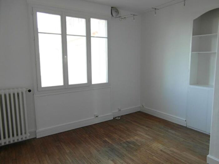 Appartement à louer - Courbevoie, Marceau République - 2 pièces - 1 chambre