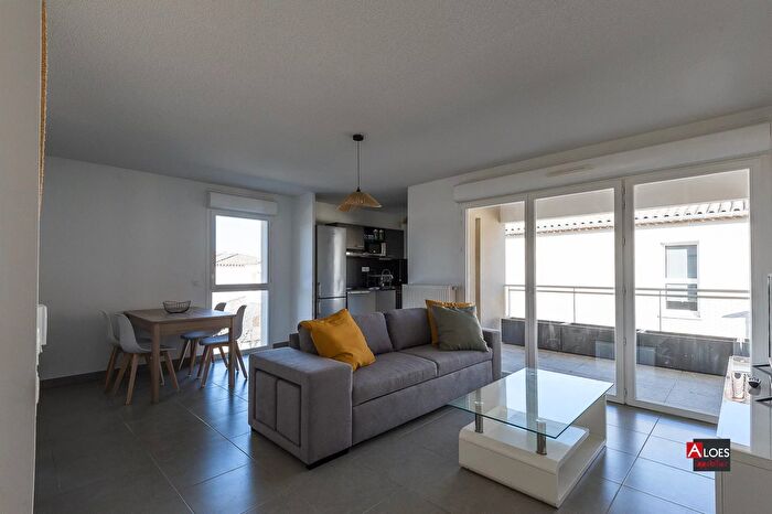 Maisons à vendre et appartements à louer - 1