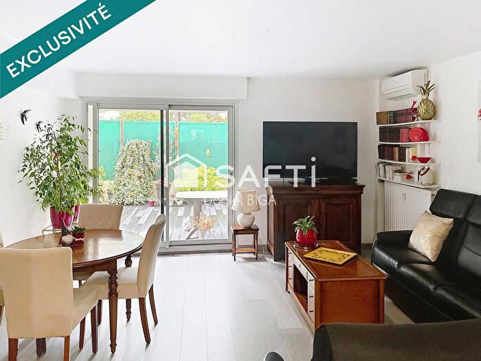 Appartement à vendre - Marseille e , Saint-Tronc - 3 pièces - 2 chambres