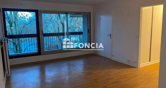 Cimetiere, Créteil : Appartement 3 pièces à louer