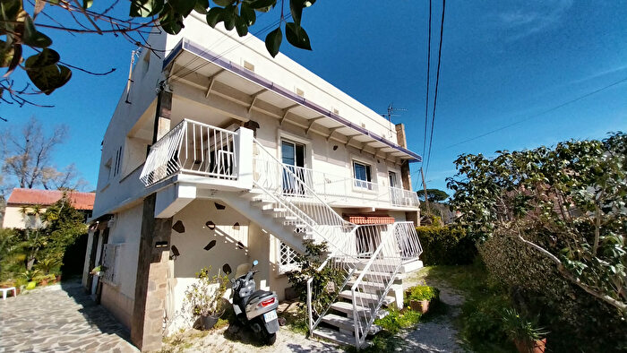 Maison à vendre - Hyères, Ayguade, Salins - 12 pièces - 7 chambres