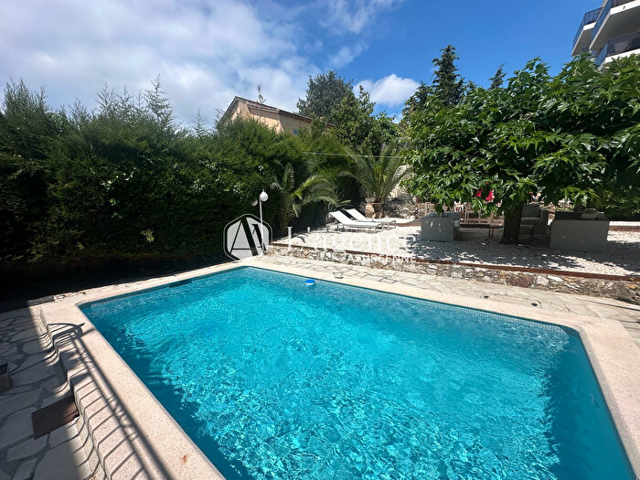 Maison 5 pièces à vendre - Cagnes-sur-Mer, Les Canebiers