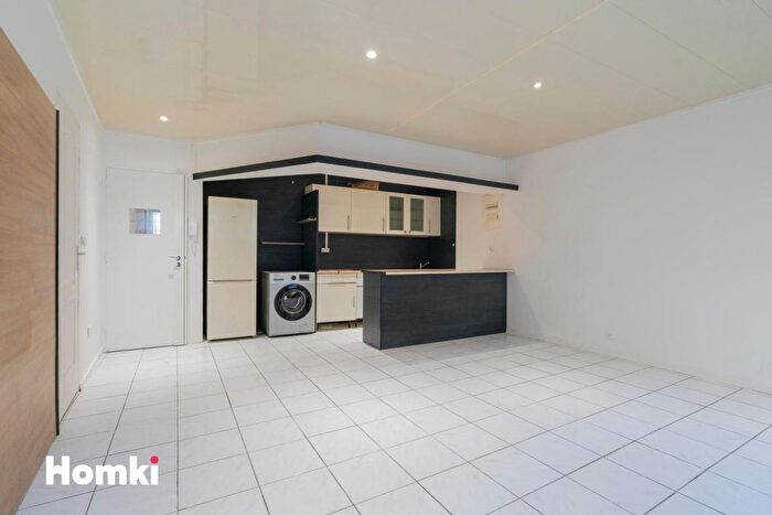 Appartement à vendre - Marseille e , Saint-Marcel - 1 pièce - 1 chambre