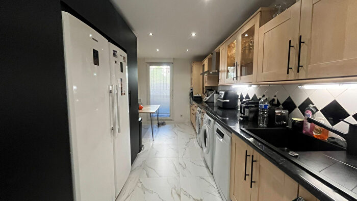 Appartement à vendre - Aix-en-Provence, Les Milles - 5 pièces - 4 chambres