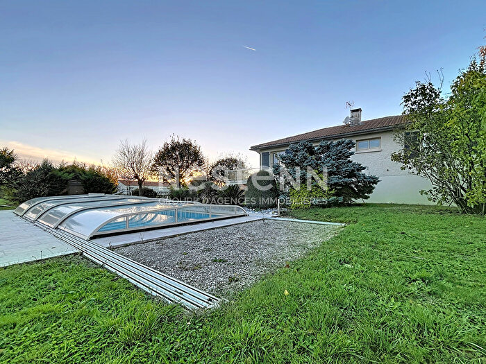 Maison à vendre - Pouillé - 4 pièces - 3 chambres