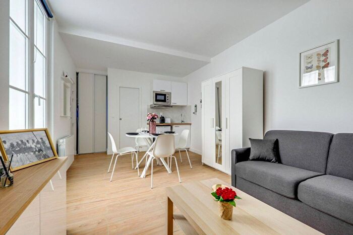 Appartement à louer - Trudaine-Maubeuge, Paris ème - 2 pièces - 1 chambre