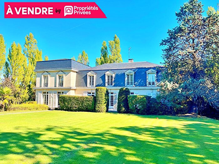 Maison à vendre - Yvrac - 8 pièces - 5 chambres