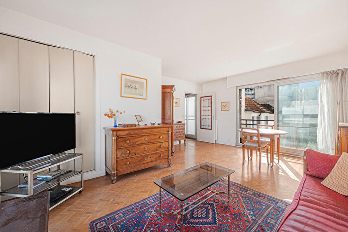 Appartement à vendre - Paris e , Bel-Air, Nord - 3 pièces - 1 chambre