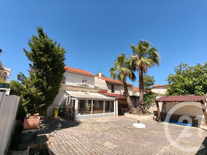 Marseille 12ème, Saint-Barnabé : Maison 8 pièces à vendre