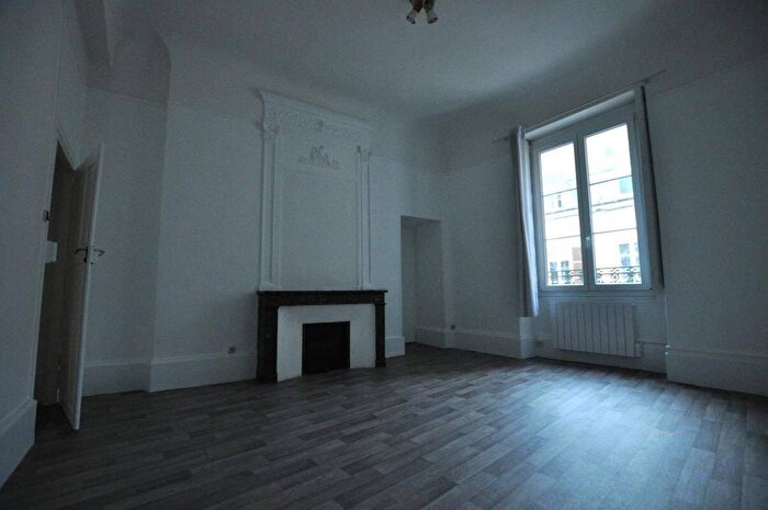 Centre, Chalon-sur-Saône : Appartement 2 pièces à louer