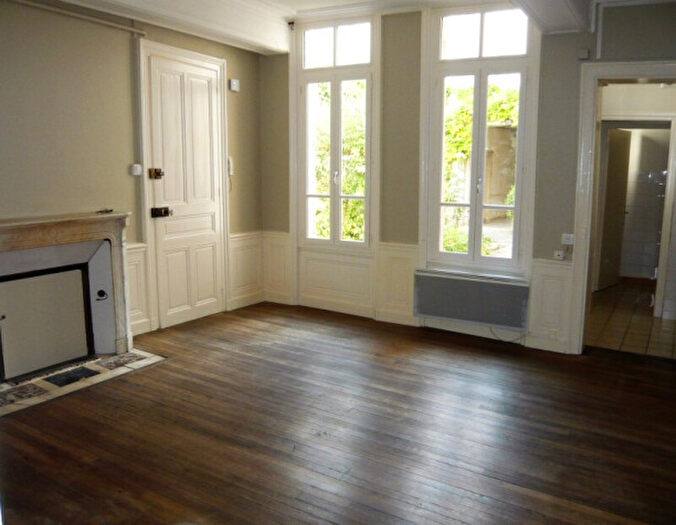 Appartement à louer - Troyes, Cathédrale - 1 pièce