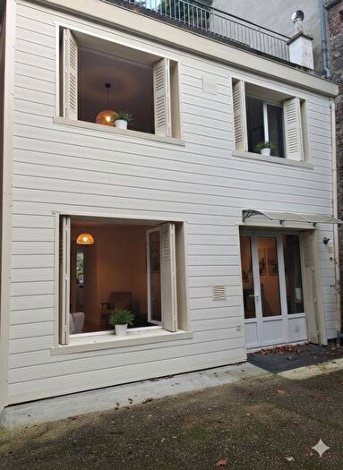 Maison à louer - Est, Lisieux - 3 pièces - 2 chambres