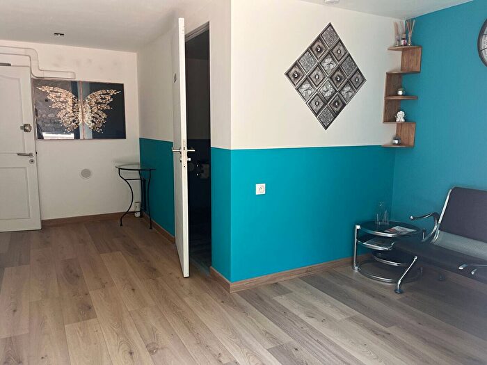 Maison à louer - Nord, Pézenas - 5 pièces - 3 chambres