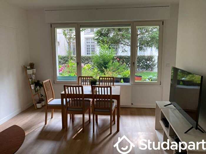 Appartement à louer - Martroi-Cathédrale, Orléans - 1 pièce - 1 chambre