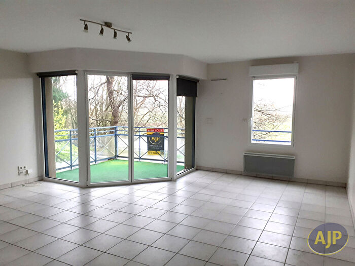 Appartement à louer - Redon - 4 pièces - 3 chambres