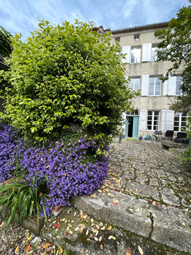 Maison 9 pièces à vendre à La Rochefoucauld