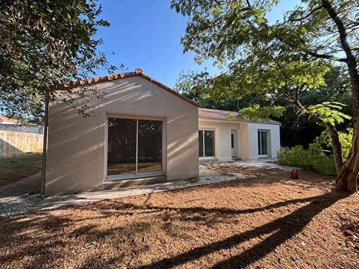 Maison 4 pièces à louer - Beaulieu-sous-la-Roche