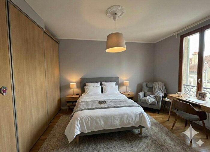 Appartement à louer - Bondy, Villemomble - 3 pièces - 2 chambres