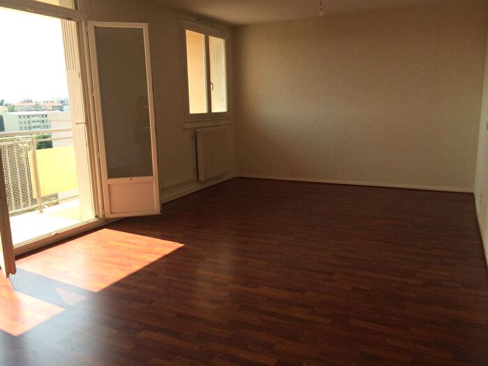 Appartement à louer - Bron - 3 pièces - 2 chambres