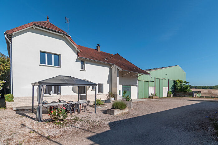 Maison 6 pièces à Mouthier-en-Bresse, à vendre