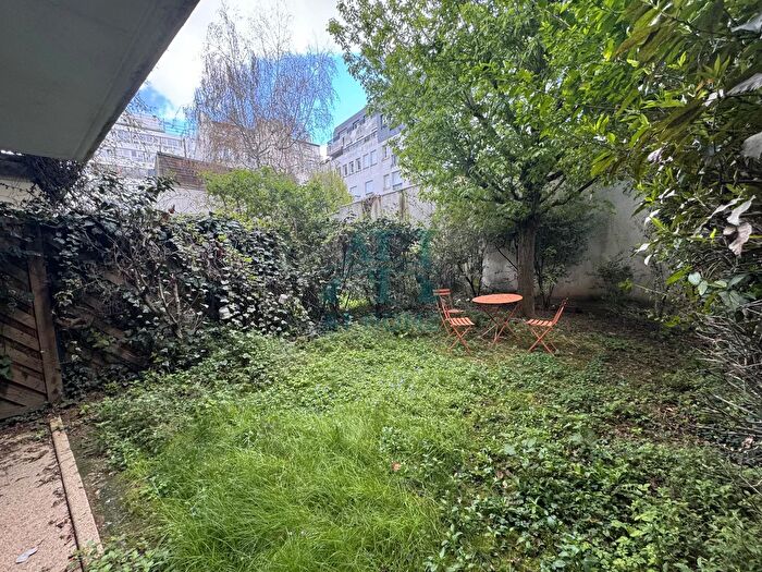 Appartement à louer - Paris e , Canal Saint-Martin, Jemmapes - 1 pièce