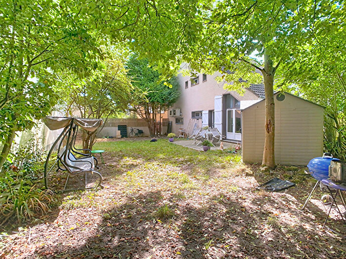 Maison à vendre - Guyancourt, Les Garennes - 6 pièces - 5 chambres