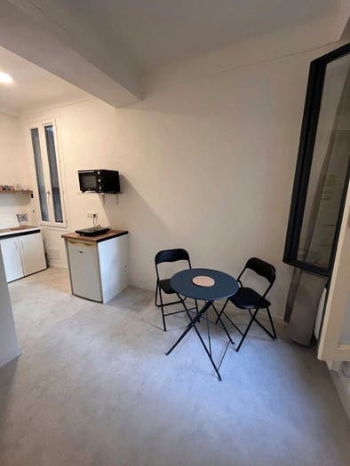 Sainte Colombe, Vence : Appartement 1 pièce à louer