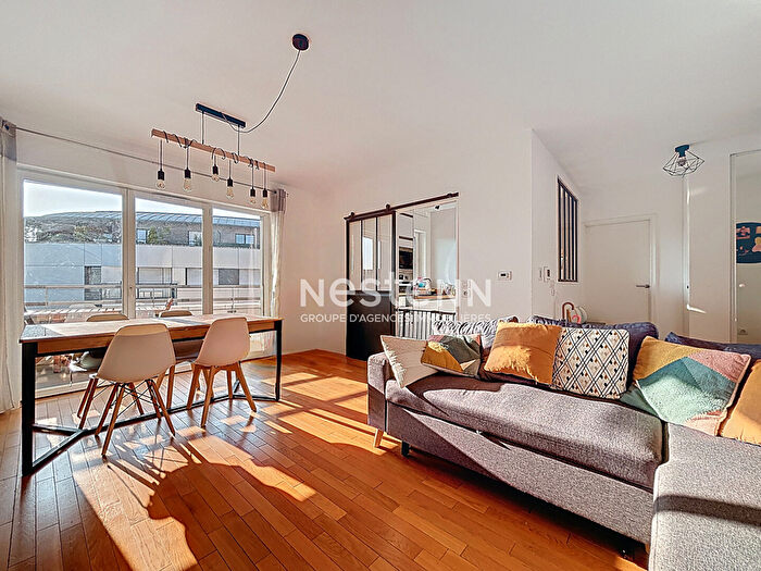 Appartement à vendre - Issy-les-Moulineaux, Les Epinettes, Le Fort, Les Hauts dIssy - 3 pièces - 2 chambres