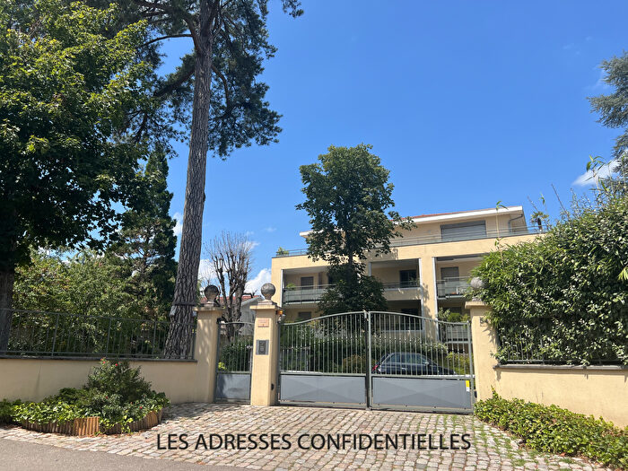 Tassin-la-Demi-Lune, Montpinot, Le Bourg : Appartement 5 pièces à louer