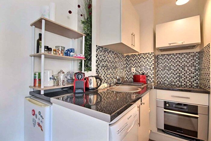 Appartement à louer - Faubourg du Temple-Hôpital Saint Louis, Paris ème arrondissement - 1 pièce