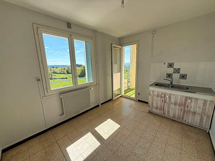 Appartement 5 pièces à Saint-Just-la-Pendue, à louer