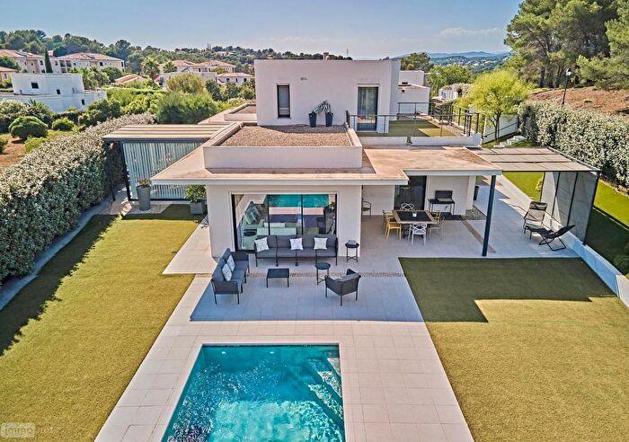 Maison 10 pièces à vendre - Saint-Raphaël